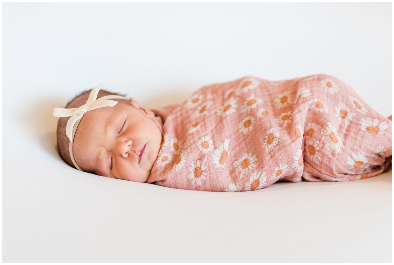 Newborn Lifestyle | Daisy | Ten Days New - elizabethstonephotography.com